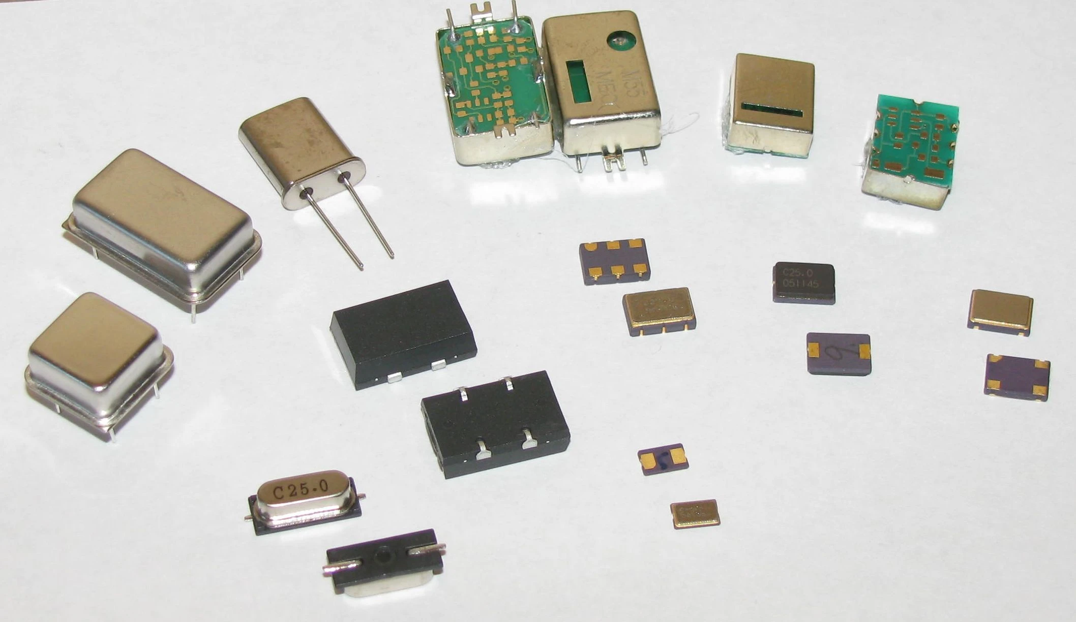 Crystals in Electronics: A Guide to Frequency Control and Signal Stability